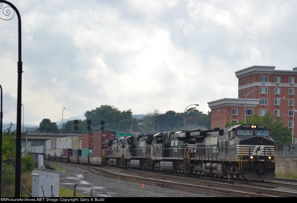 NORFOLK SOUTHERN EASTBOUND INTERMODAL